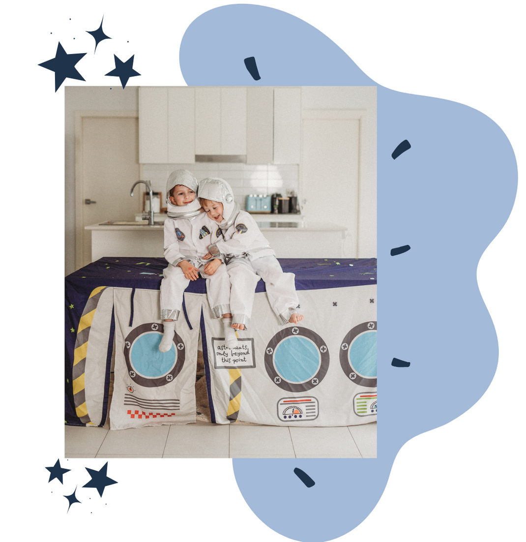 Petite Maison Play | Kids table tent cubbies